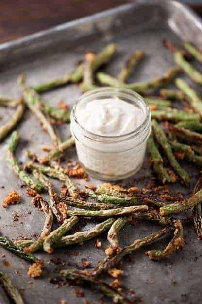 Roasted Green Beans with Creamy Dipping Sauce — Buns In My Oven