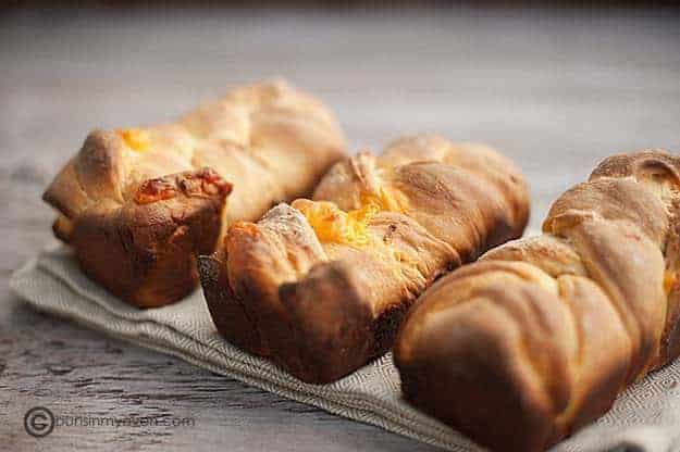 Beer Cheese Bread Recipe by bunsinmyoven.com