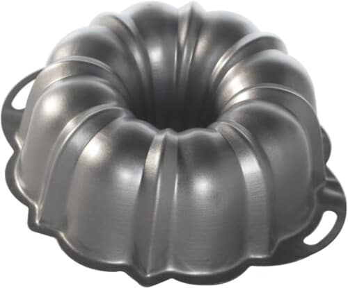 Easy 7 Up Bundt Cake Recipe | BunsInMyOven.com