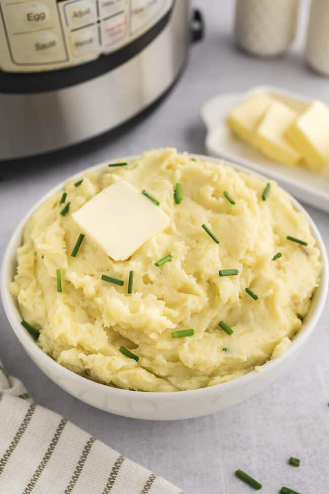 Creamy Instant Pot Mashed Potatoes | Buns In My Oven