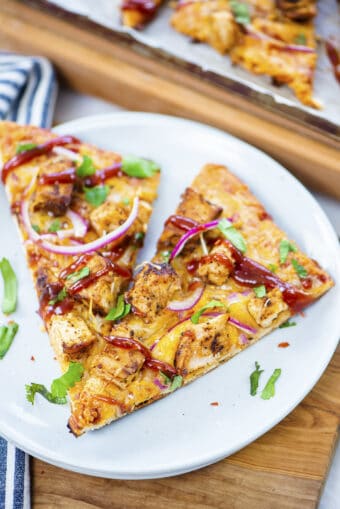BBQ Chicken Flatbread Pizza | That Low Carb Life