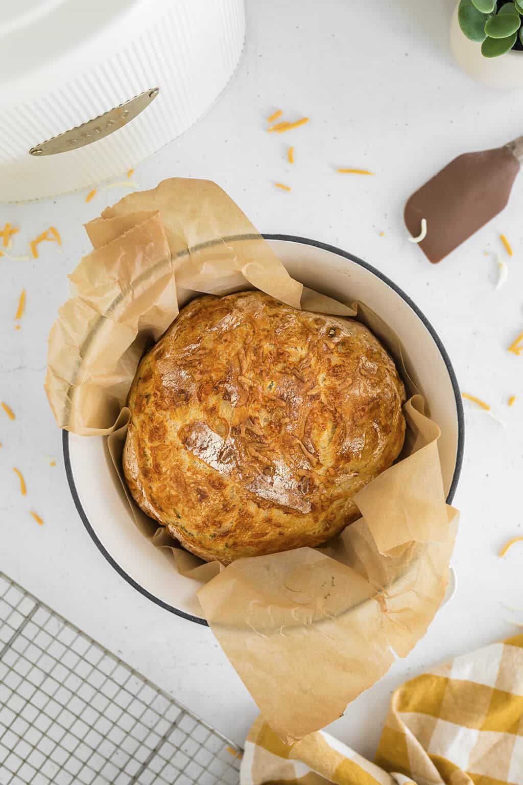 Jalapeno Cheddar Dutch Oven Bread | Buns In My Oven