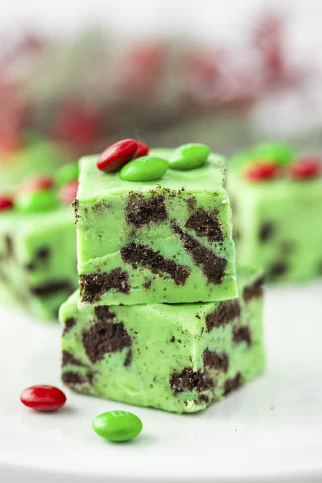 Christmas Mint Oreo Fudge Recipe | Buns In My Oven