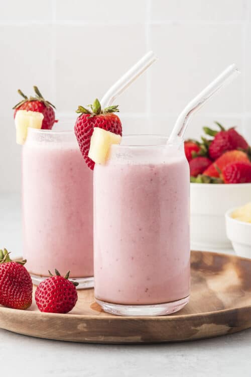 Strawberry Pineapple Smoothie | Buns In My Oven
